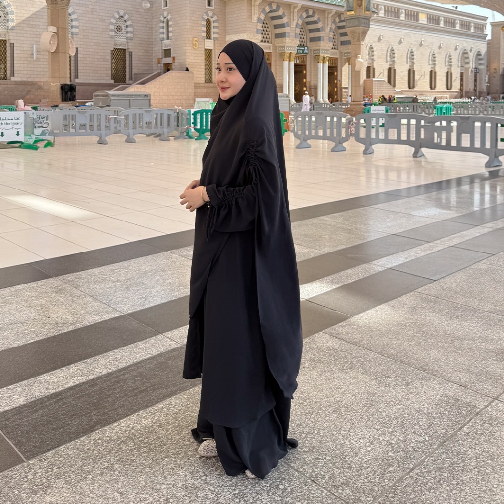 Jual Lozy Hijab - Yasmin Abaya Lozy x Cut Syifa (Gamis Haji dan Umrah Bahan Nadem Anti UV ...