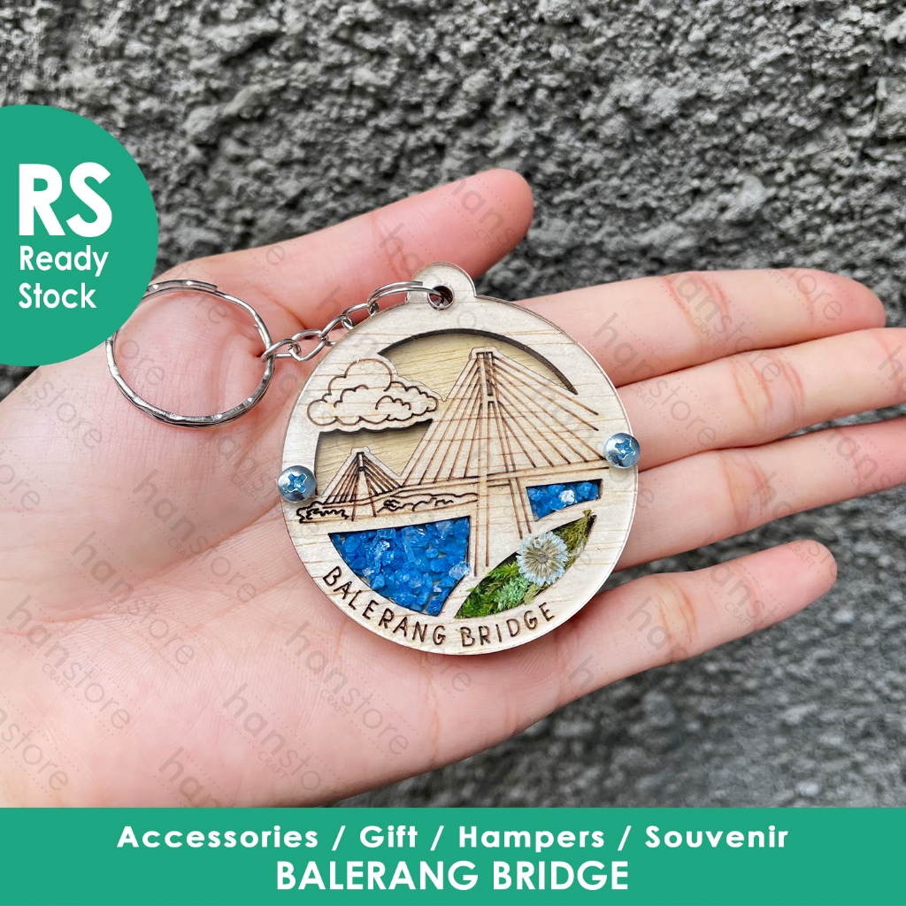 Jual RS BALERANG BRIDGE Keychain / Gantungan Kunci Kayu & bunga oleh ...