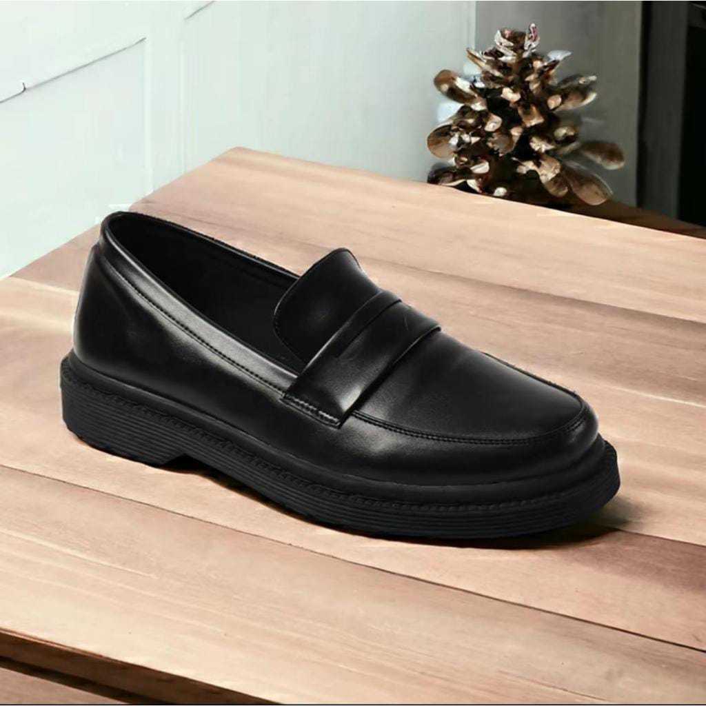 Jual Sepatu Loafers Pria Dan Wanita Docmart Formal | Shopee Indonesia