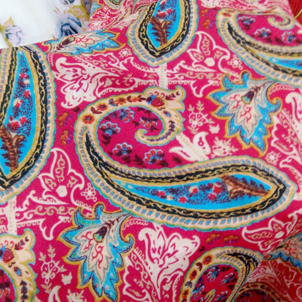 Jual Kain Sifon Motif Paisley Etnik Warna Merah Cerah – Bahan Ringan ...
