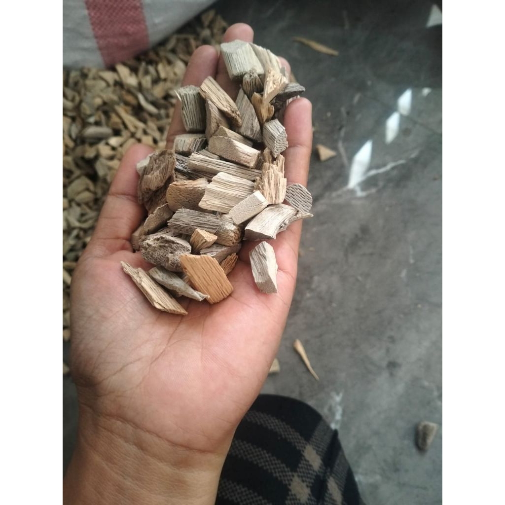 Jual KAYU GAHARU BAHAN SANAI/BUHUR BENTUK KAYU | Shopee Indonesia