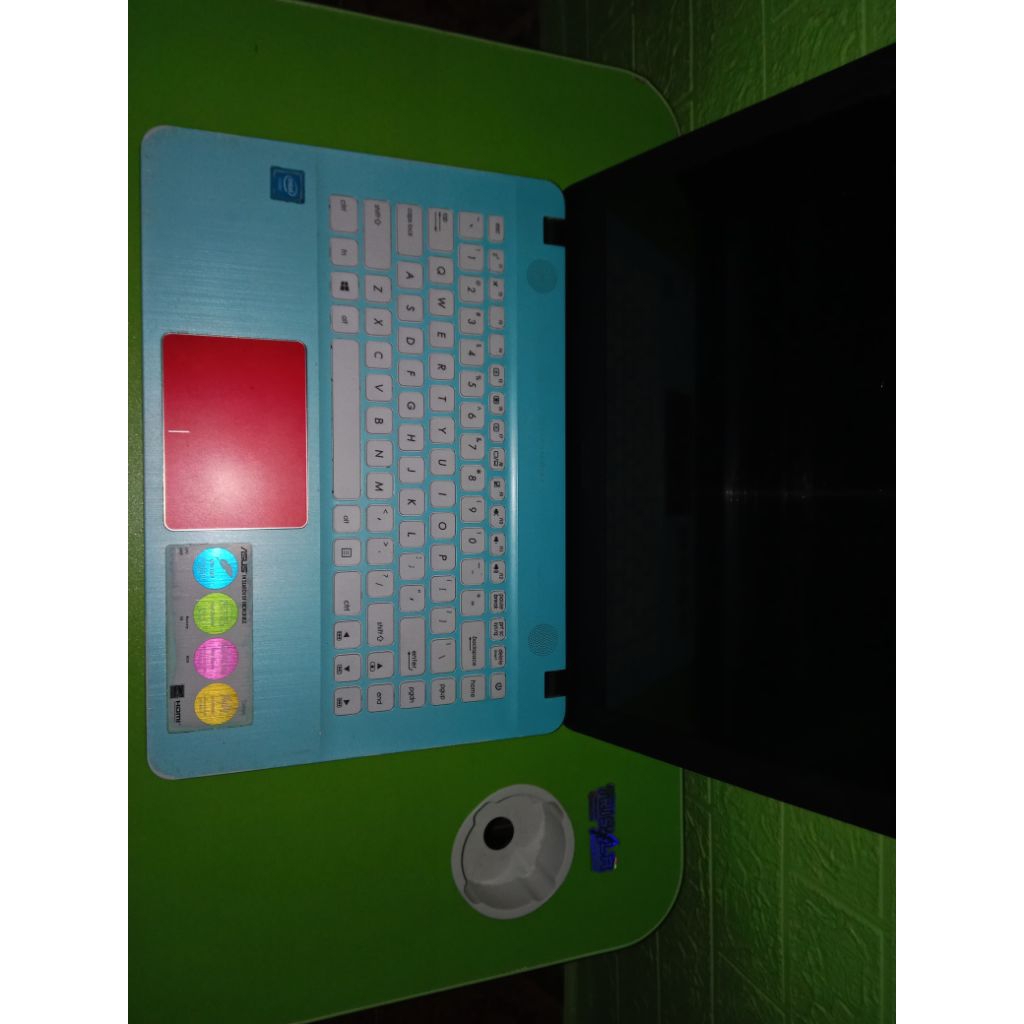 Jual laptop asus x441b amd A6 9200 Radeon r4 graphics ram 4gb ssd 256 ...