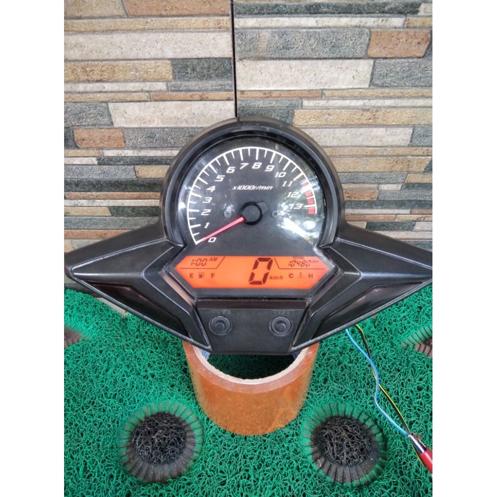 Jual Speedometer kilometer odometer Honda cbr 150 copotan ORIGINAL ...