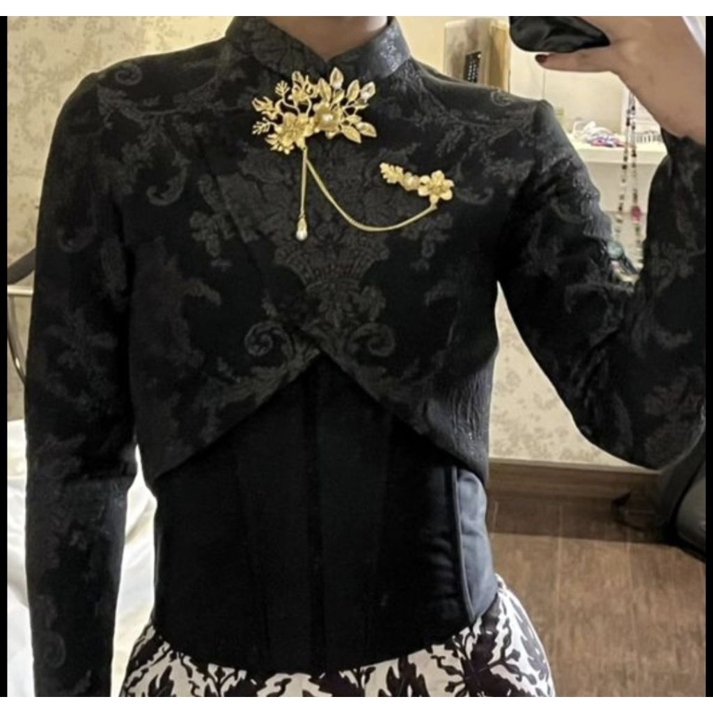 Jual KEBAYA JANGGAN CROP/ kebaya janggan/ kebaya hitam/ kebaya crop ...