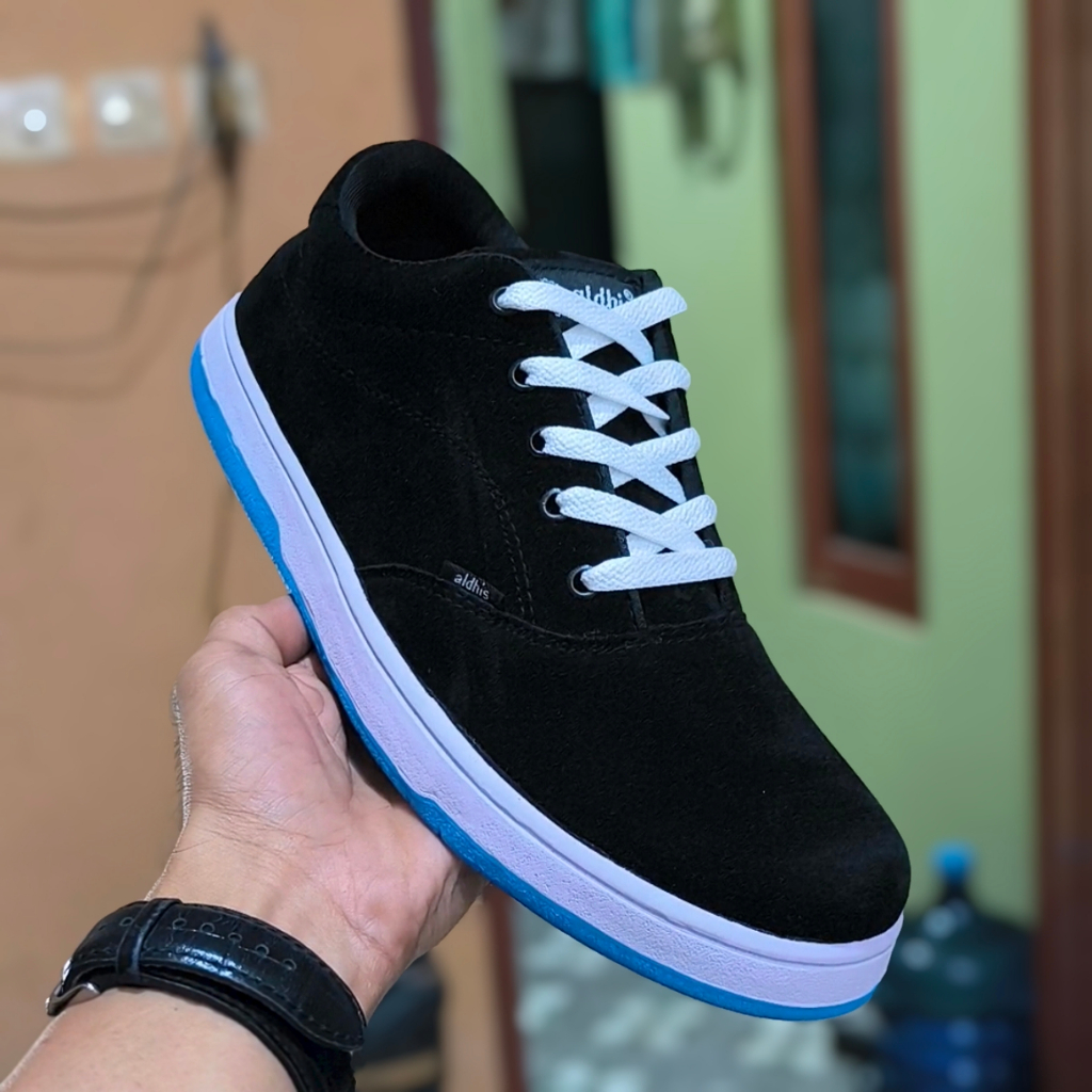 Jual Sepatu Pria Sneakers Casual Laki Laki Dewasa sepatu Kets Cowok ...