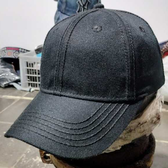 Jual topi hitam polos pria dewasa bisa untuk ukuran kepala dari 56-58 ...