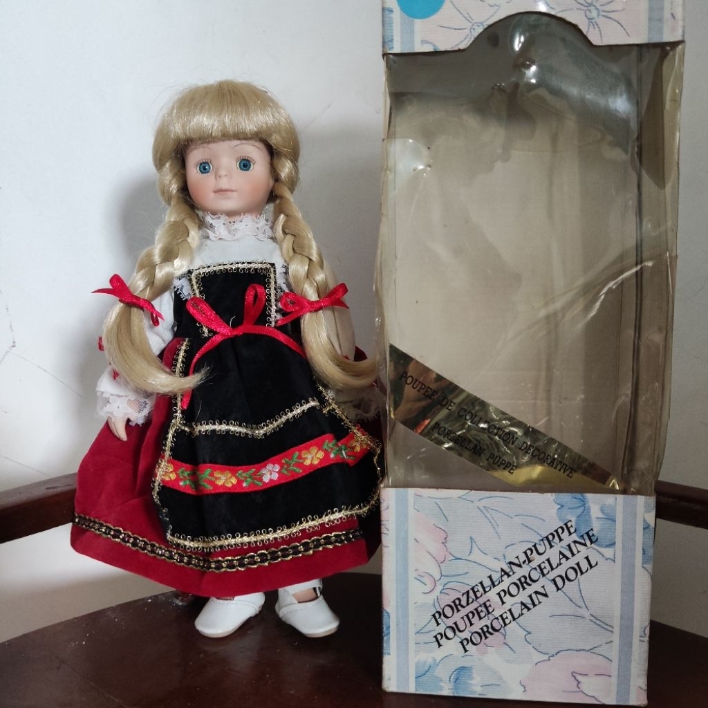 Jual Porcelain Doll "Poupee De Collection Decorative Porzellan Puppe ...