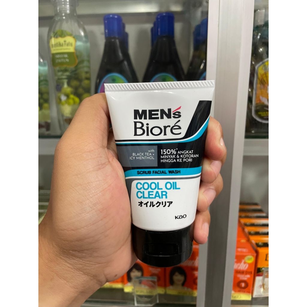 Jual Men's Biore Scrub Facial Wash Cool Oil Clear 100g | Shopee Indonesia