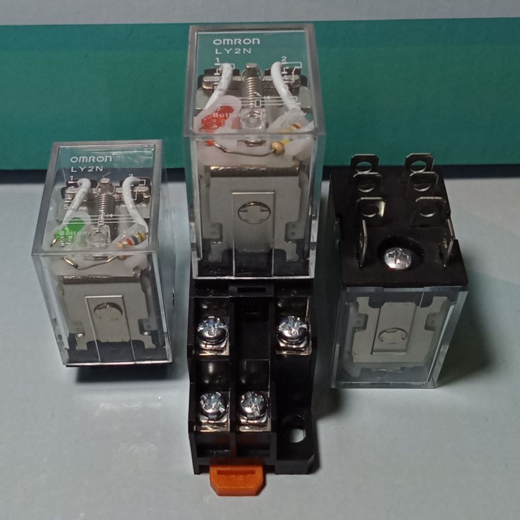Jual relay omron LY2 LY2N LY2N-J 220vac 8pin 10a plus socket | Shopee Indonesia