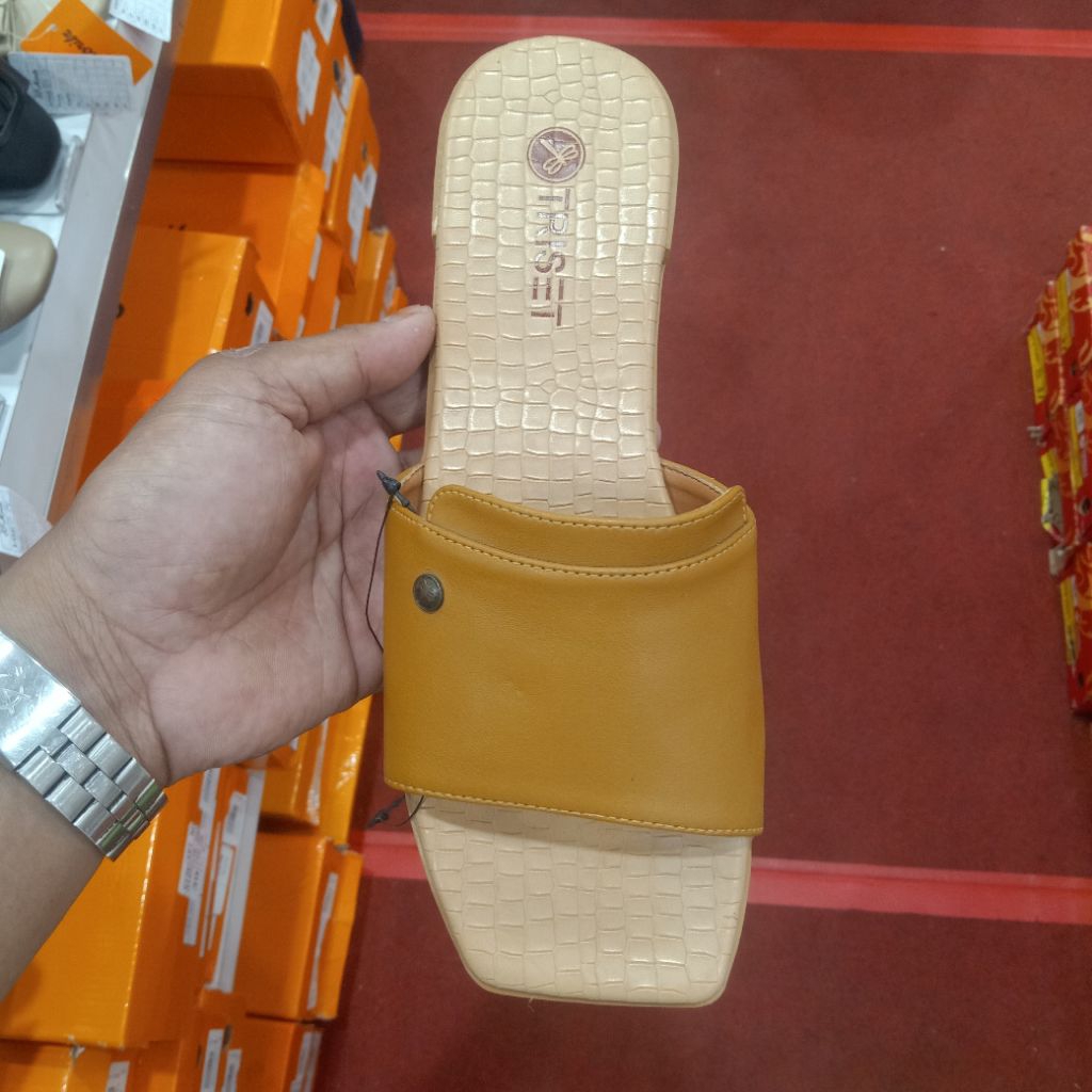 Jual TRISET SANDAL FLAT TEPLEK WANITA ORIGINAL | Shopee Indonesia