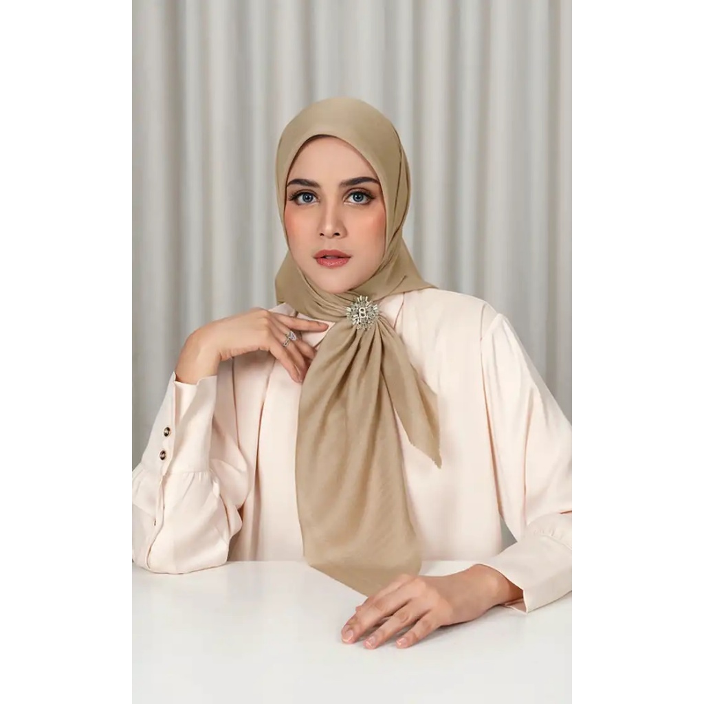 Jual BUTTONSCARVES - Today's Scarf - Sesame / Hijab Polos Segi Empat ...