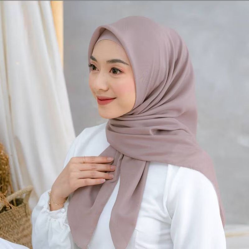 Jual SEGIEMPAT PARIS PREMIUM JAHIT TEPI / VOAL SQUARE HITAM SEGI JILBAB ...