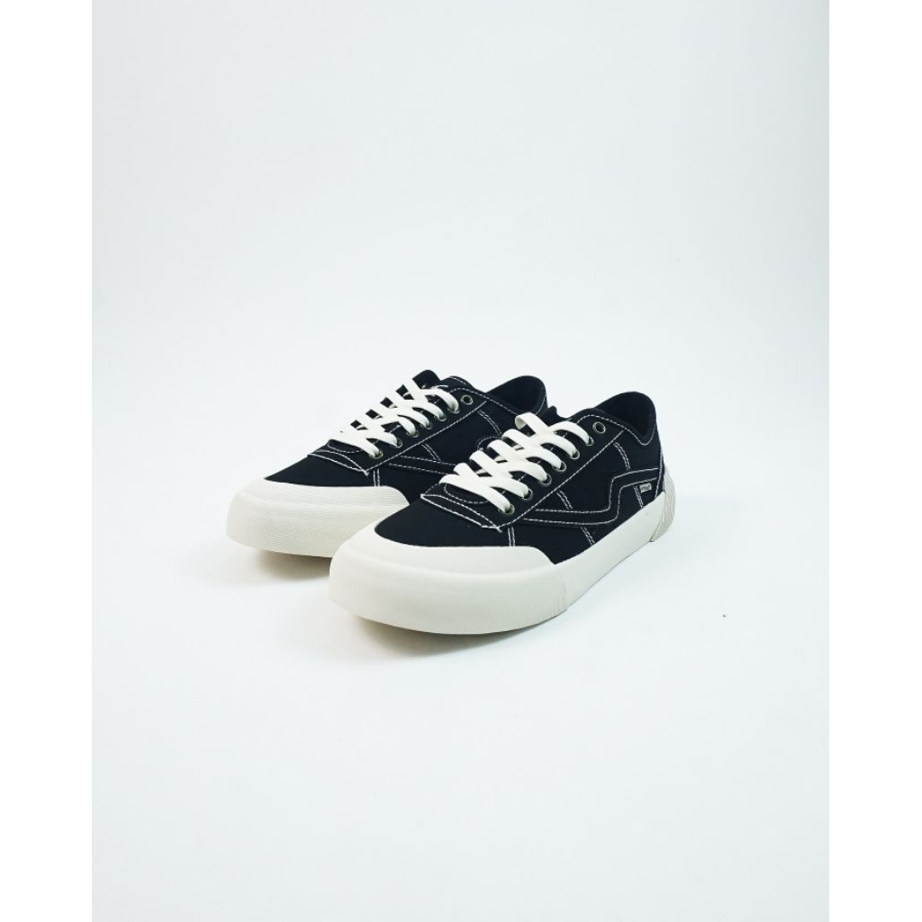 Jual Patrobas black white low original equip | Shopee Indonesia