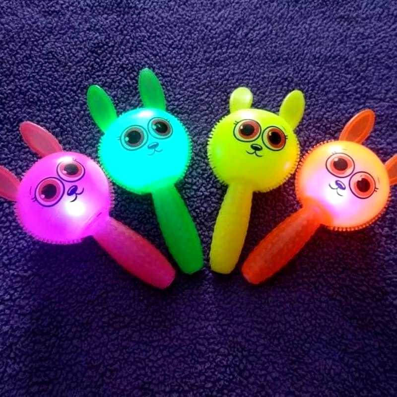 Jual KIDZOONAA - MAINAN BAYI RUBBER STICK LED MAINAN CIT CIT BAYI LAMPU ...