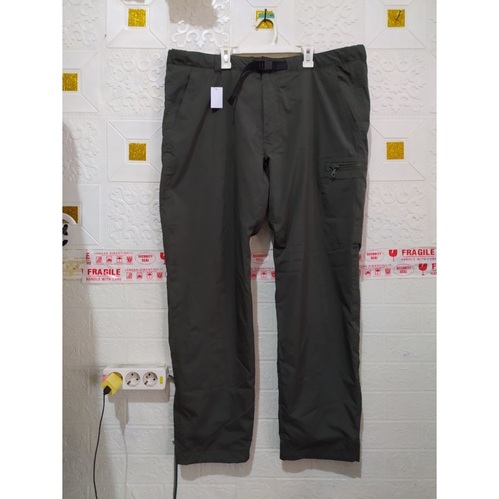 Jual trekpants parasut cargo uniqlo | Shopee Indonesia