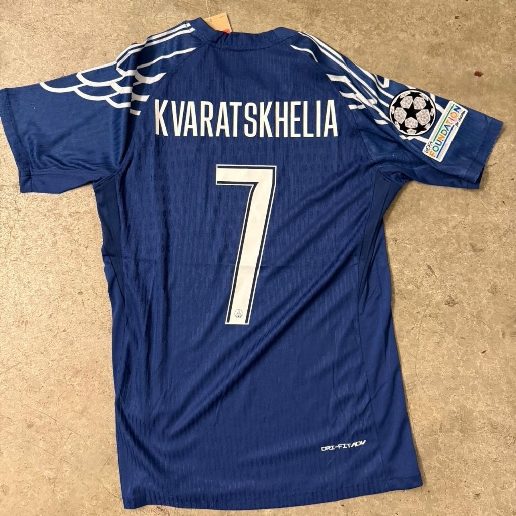 Jual PLAYER ISSUE | PIESGI 4th 2024-25 [KVARATSKHELIA #7] FULL PATCH UCL | Shopee Indonesia