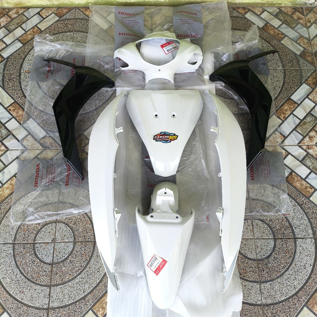 Jual cover body bodi halus fullset Honda spacy karbu putih original AHM ...