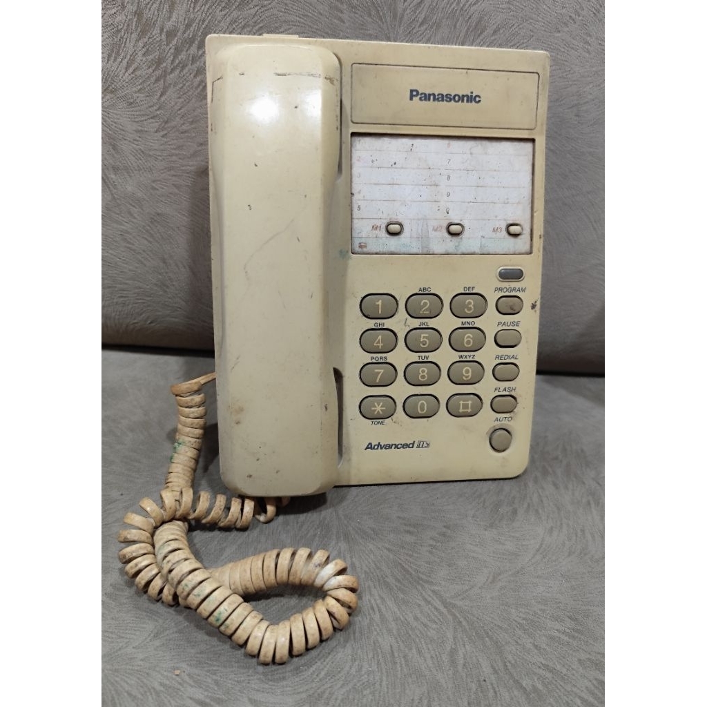 Jual Pajangan Vintage telpon meja Vintage 22X17 cm minus noda debu ...