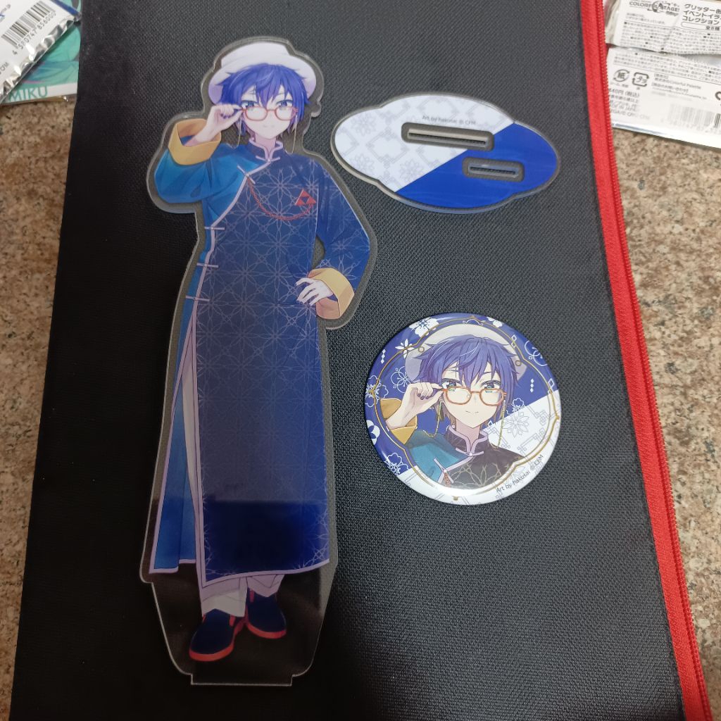Jual (OFFICIAL) Rare Kaito standee + Badge project sekai vocaloid pjsk prsk virtual singer ...