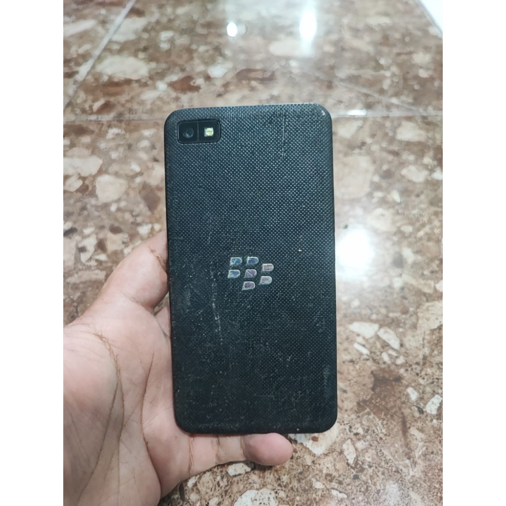 Jual HANDPHONE ORIGINAL BB Z10 - LCD MULUS - MESIN GAMBLING HIDUP ATAU ...