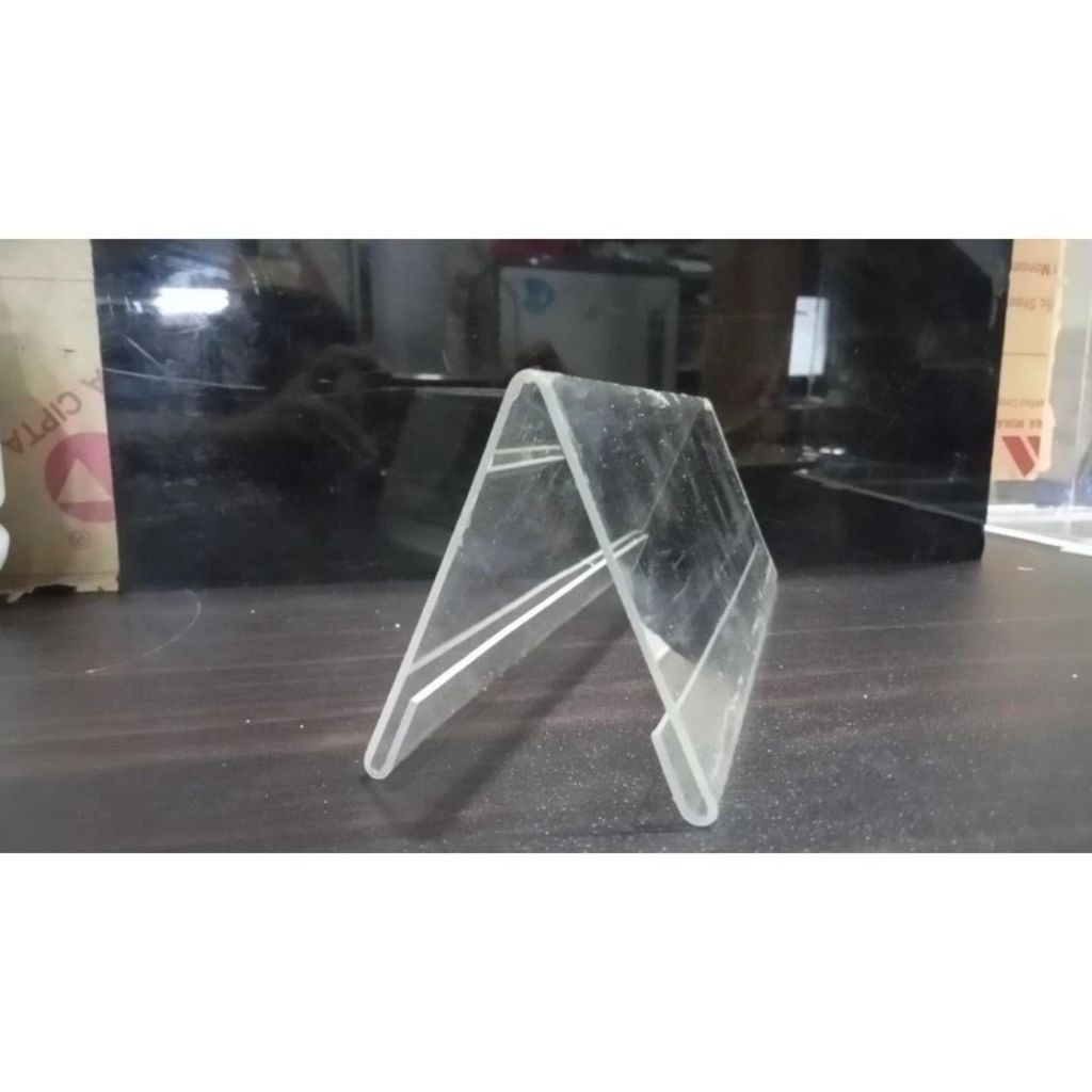 Jual Akrilik papan nama meja panitia display kantor tipe segitiga ...