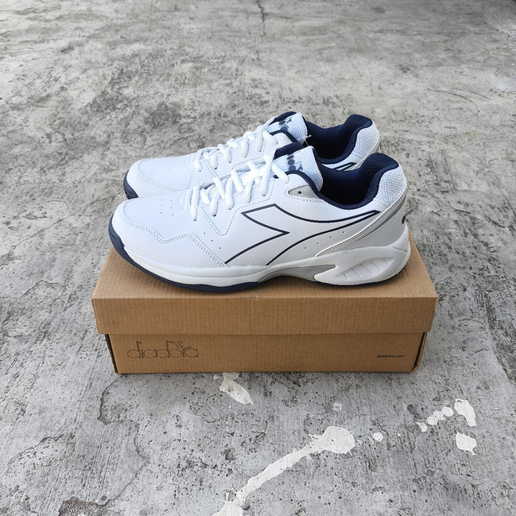 Jual Sepatu Diadora Volee 6 White Navy Men's Volley Shoes | Shopee ...
