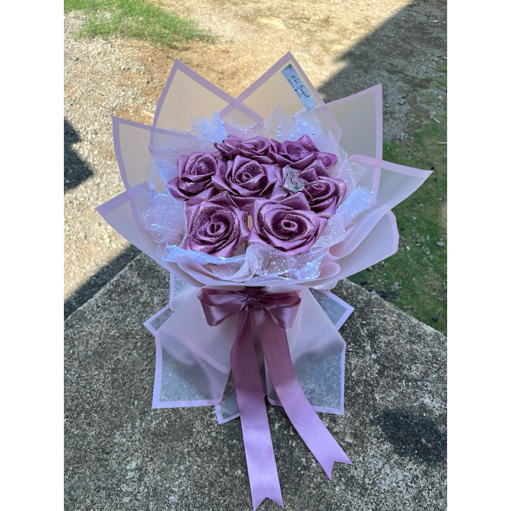 Jual Bouquet bunga satin 7 tangkai sudah free gliter & aksesoris kupu ...