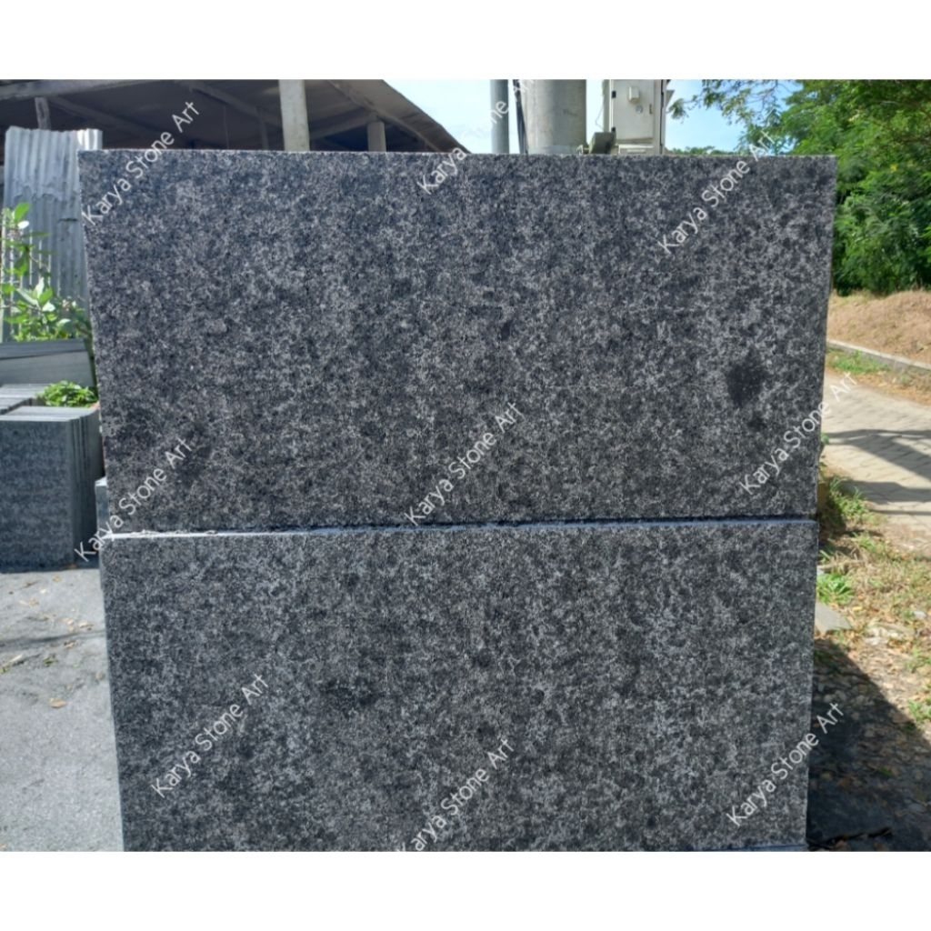 Jual Batu Alam Andesit Hitam Bakar 30x60x2cm | Shopee Indonesia