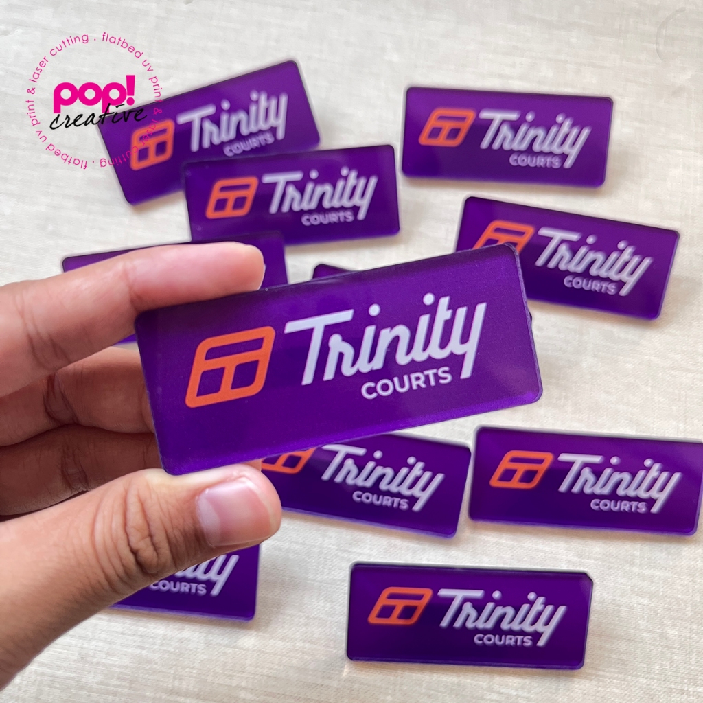 Jual Name Tag Akrilik Custom Logo Tulisan Nama Pin Dada Karyawan ...