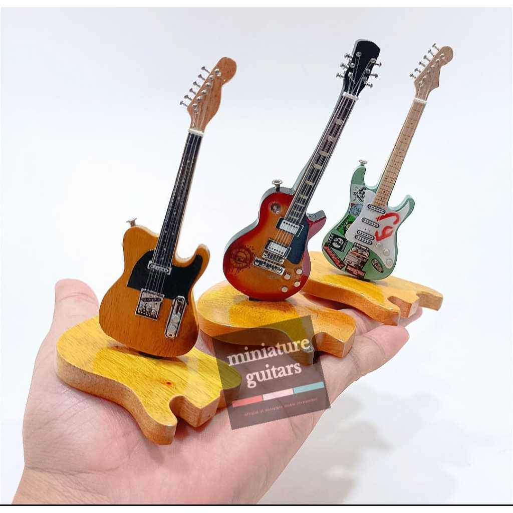 Jual Hiasan Dashboard Mobil Miniatur Gitar untuk kado,souvenir,atau ...