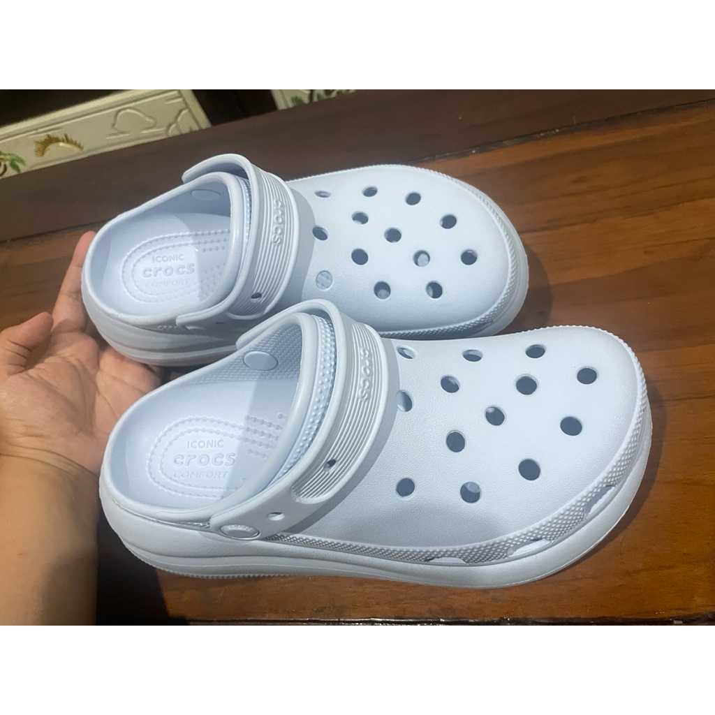 Jual New sendal crocs classic crush warna sky blue | Shopee Indonesia