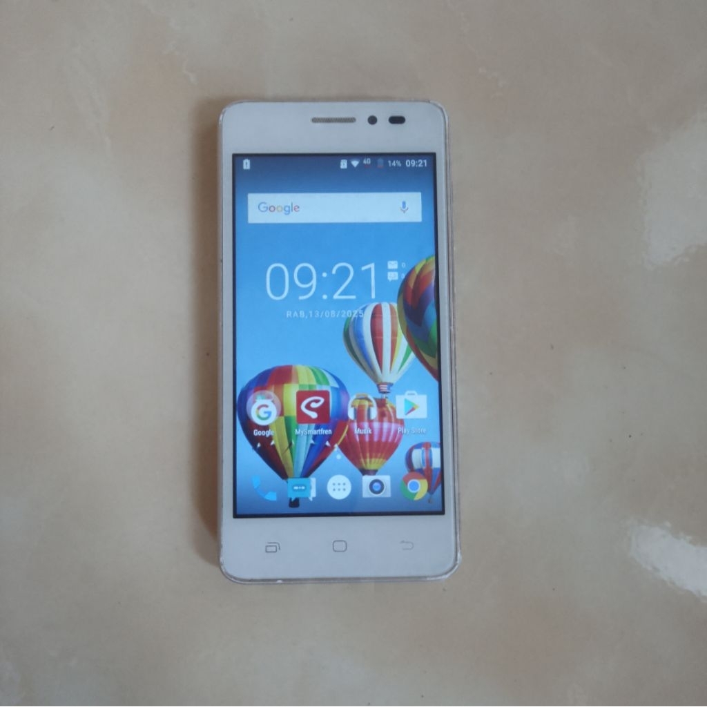 Jual Handphone andromax 4G LTE A26C4H RAM 2/16 GB minus baca deskripsi ...