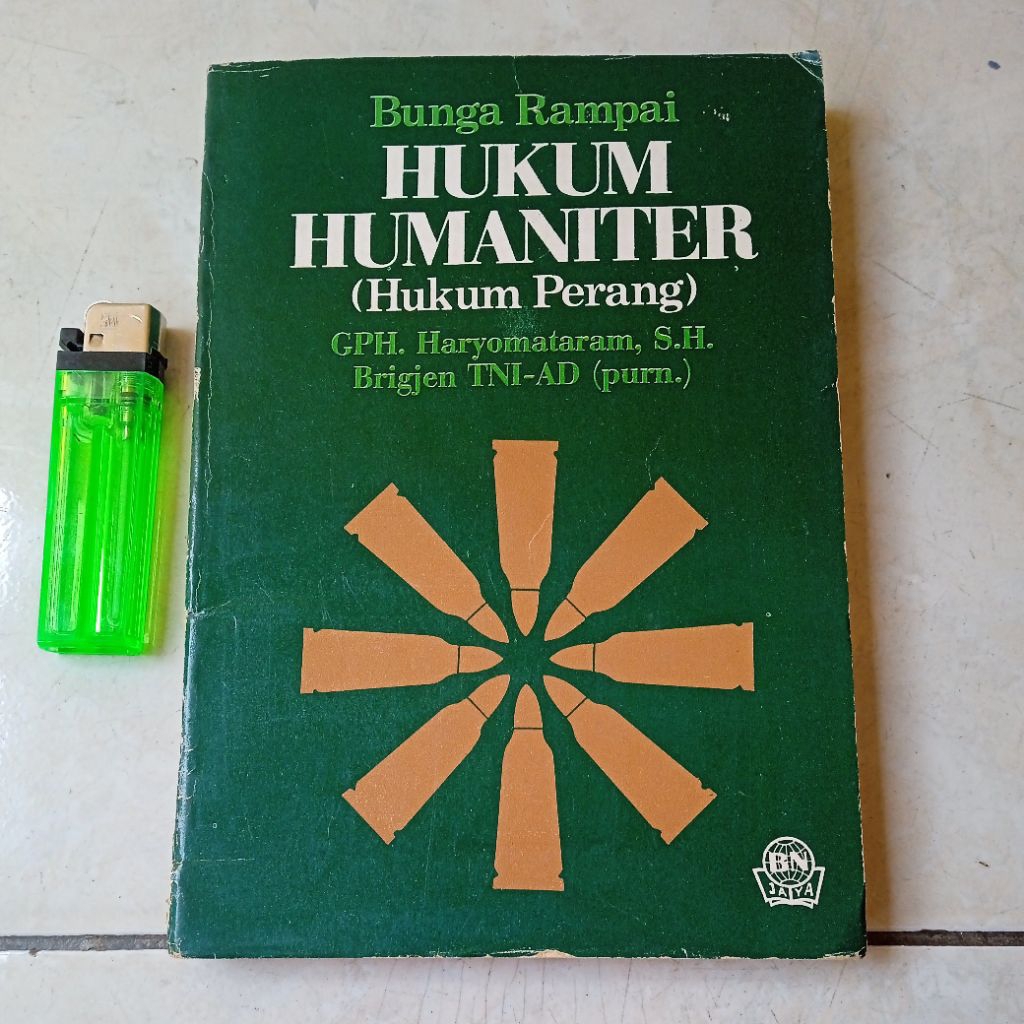 Jual Buku Bunga Rampai Hukum Humaniter (Hukum Perang) | Shopee Indonesia