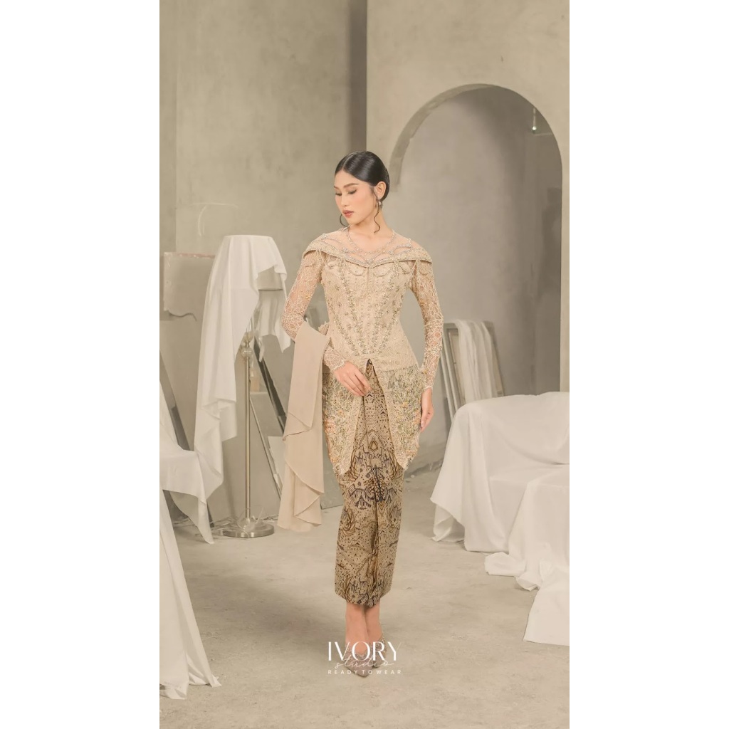 Jual Awani | Lush Flowery Off-Shoulder Kebaya with Chandelier Pendant ...