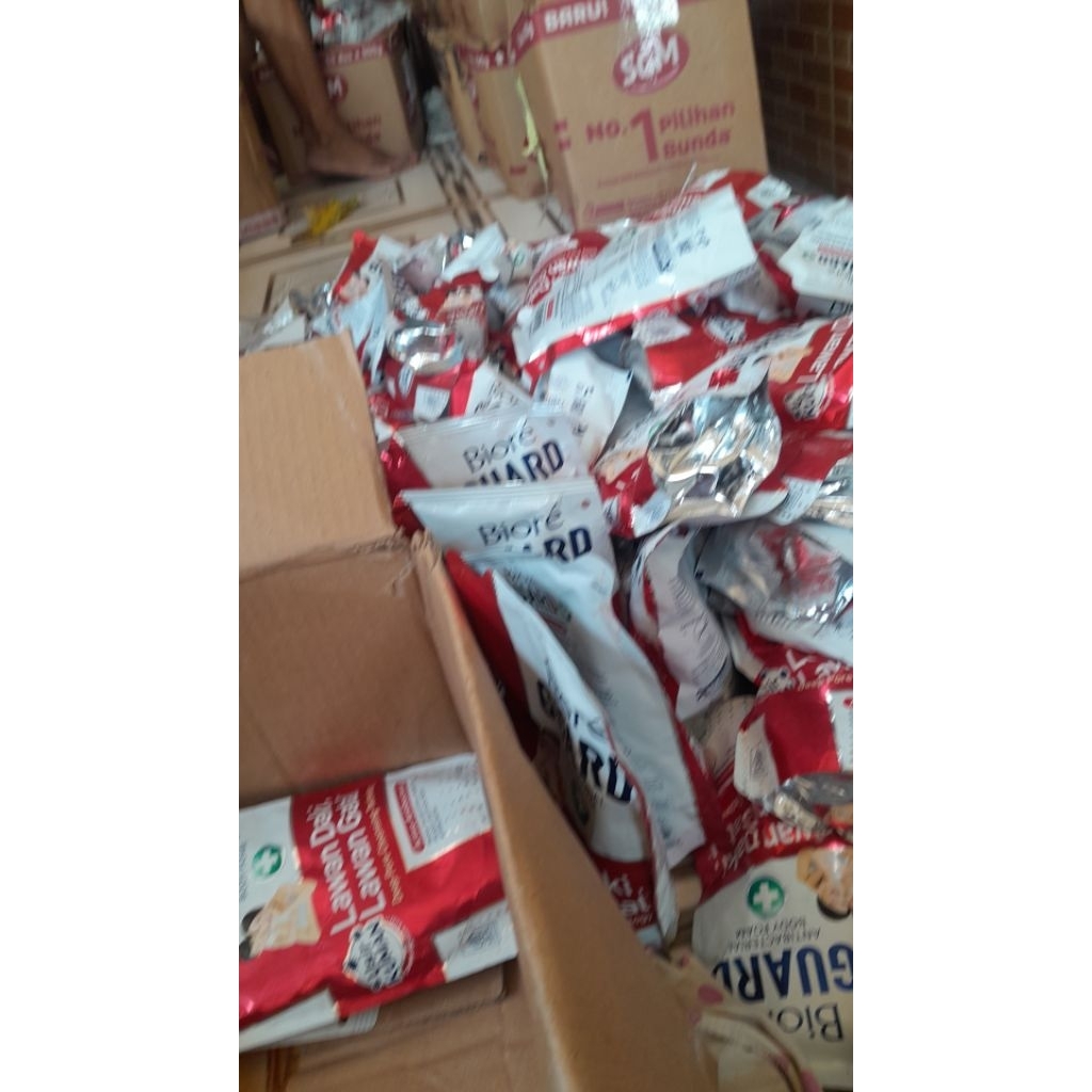 Jual sabun mandi biore 400ml (12pcs) reject kemasan dan gress karton ...
