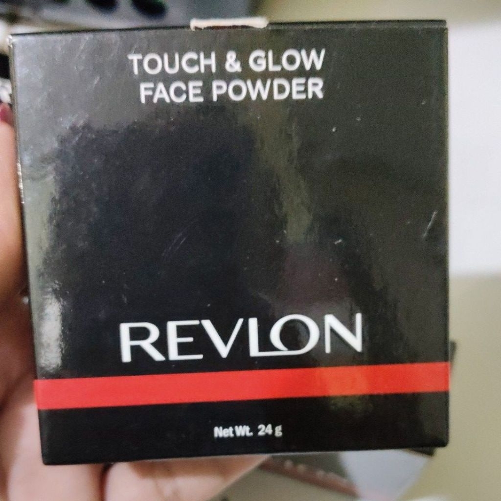 Jual REVLON TOUCH & GLOW FACE POWDER | Shopee Indonesia
