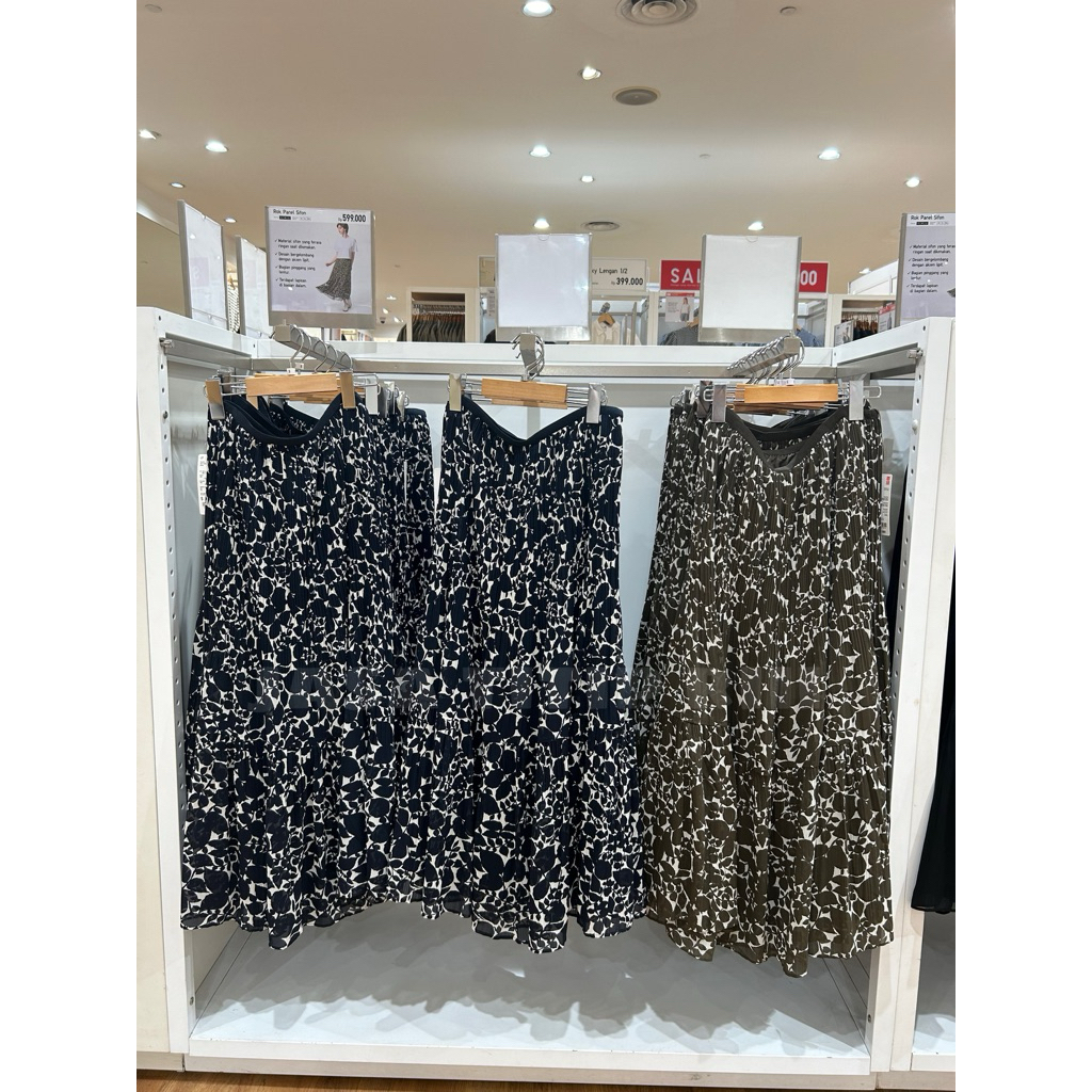 Jual Rok Panel Sifon WOMEN UNIQLO | Shopee Indonesia