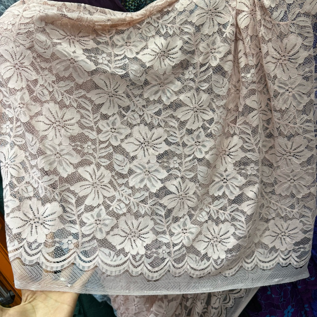 Jual kain brukat / brokat katun kusus warna pink | Shopee Indonesia