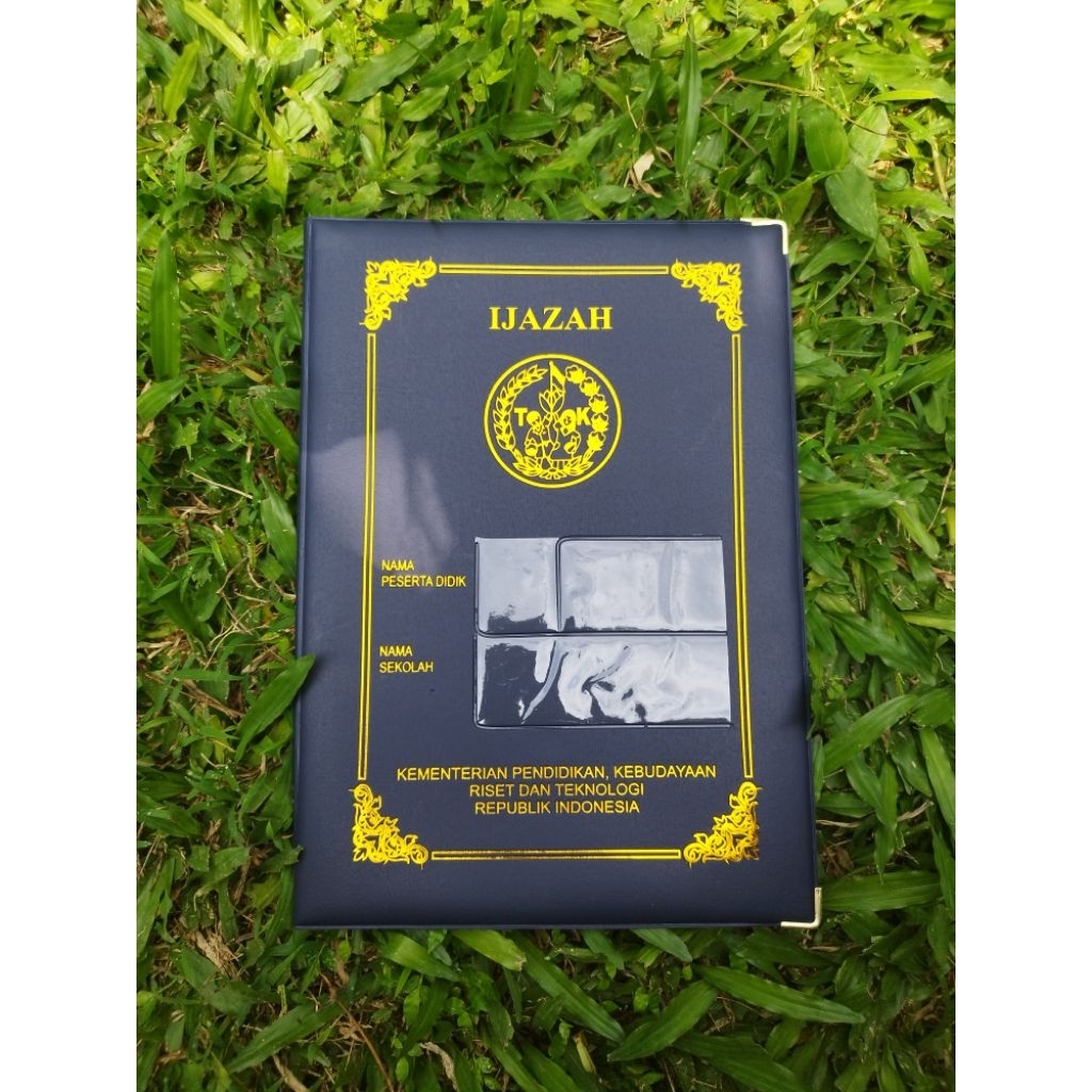 Jual Map wisuda Tk dua papan nama, map wisuda tk navy | Shopee Indonesia