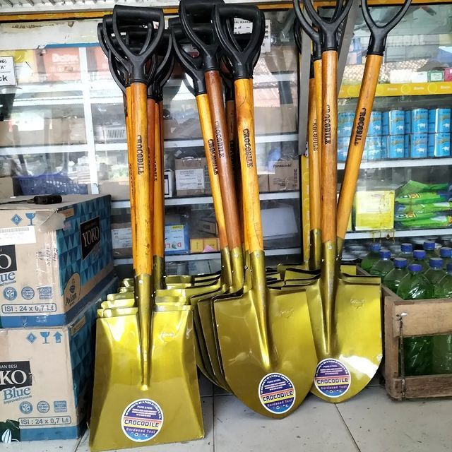 Jual CROCODILE Sekop Pasir Gagang Kayu / Sekop Besi Serbaguna | Shopee ...