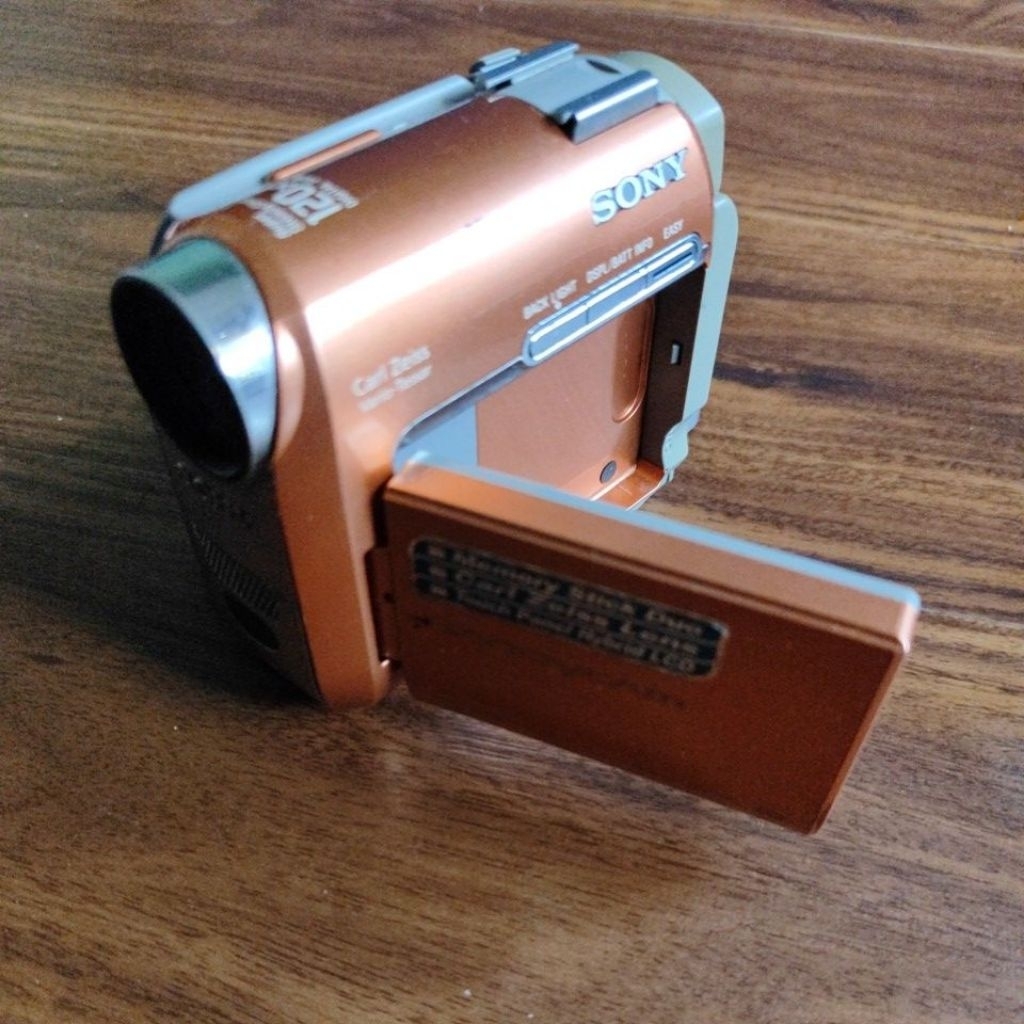 Jual aneka handycam jadul untuk pajangan atau display properti vintage ...