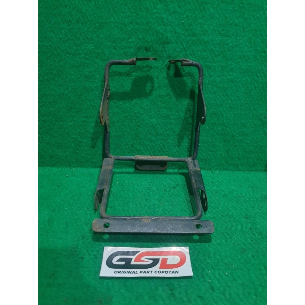 Jual Bracket Kupingan Lampu Pesek Yamaha Byson | Shopee Indonesia