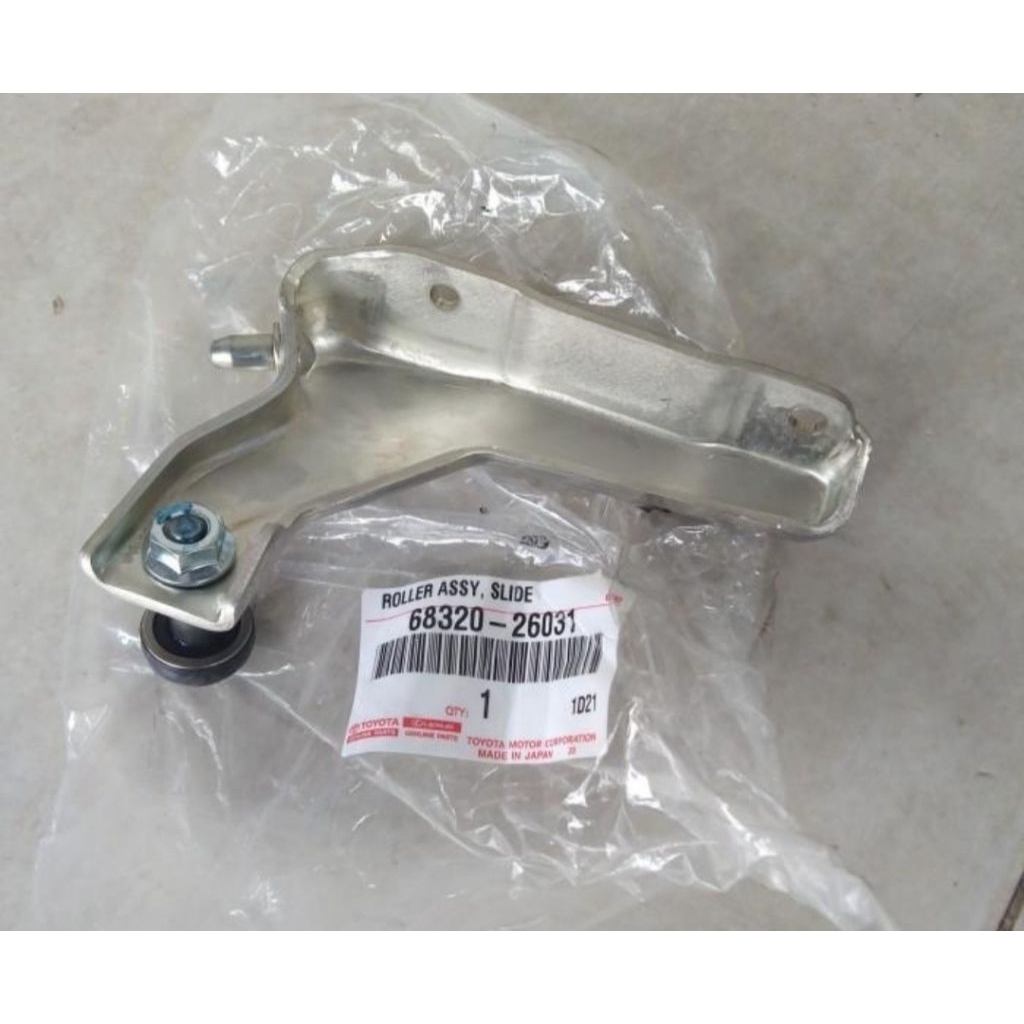 Jual Roller laher atas pintu sliding Toyota Hiace commuter 68320-26031 ...