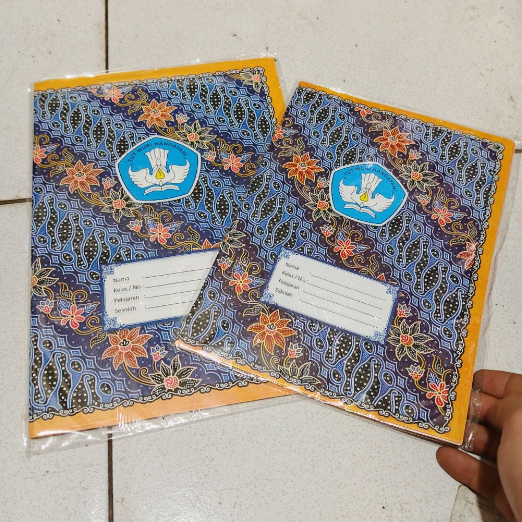Jual 1 Pak Sampul Buku Campus BATIK Isi 20 Lembar ( Ukuran CAMPUS & KWARTO ) | Shopee Indonesia