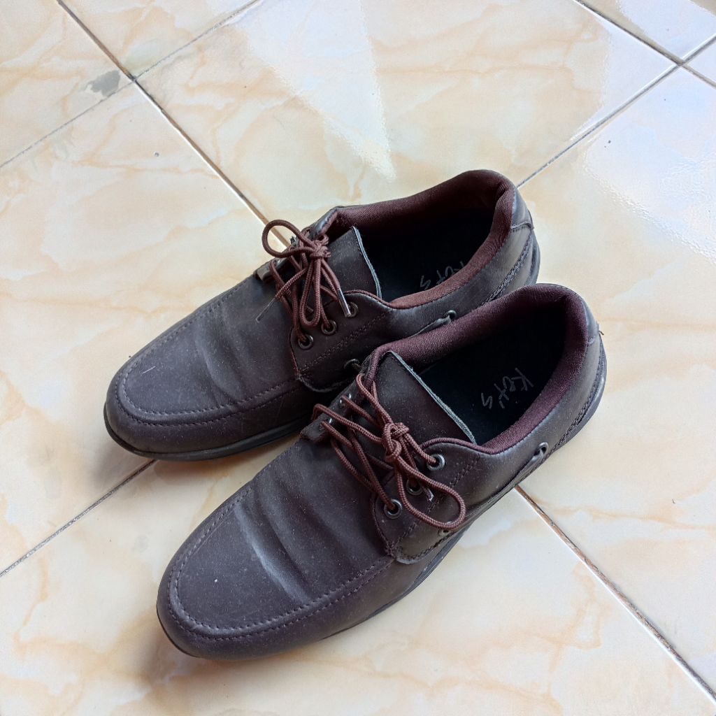 Jual thrifting second branded sepatu uk 40 | Shopee Indonesia