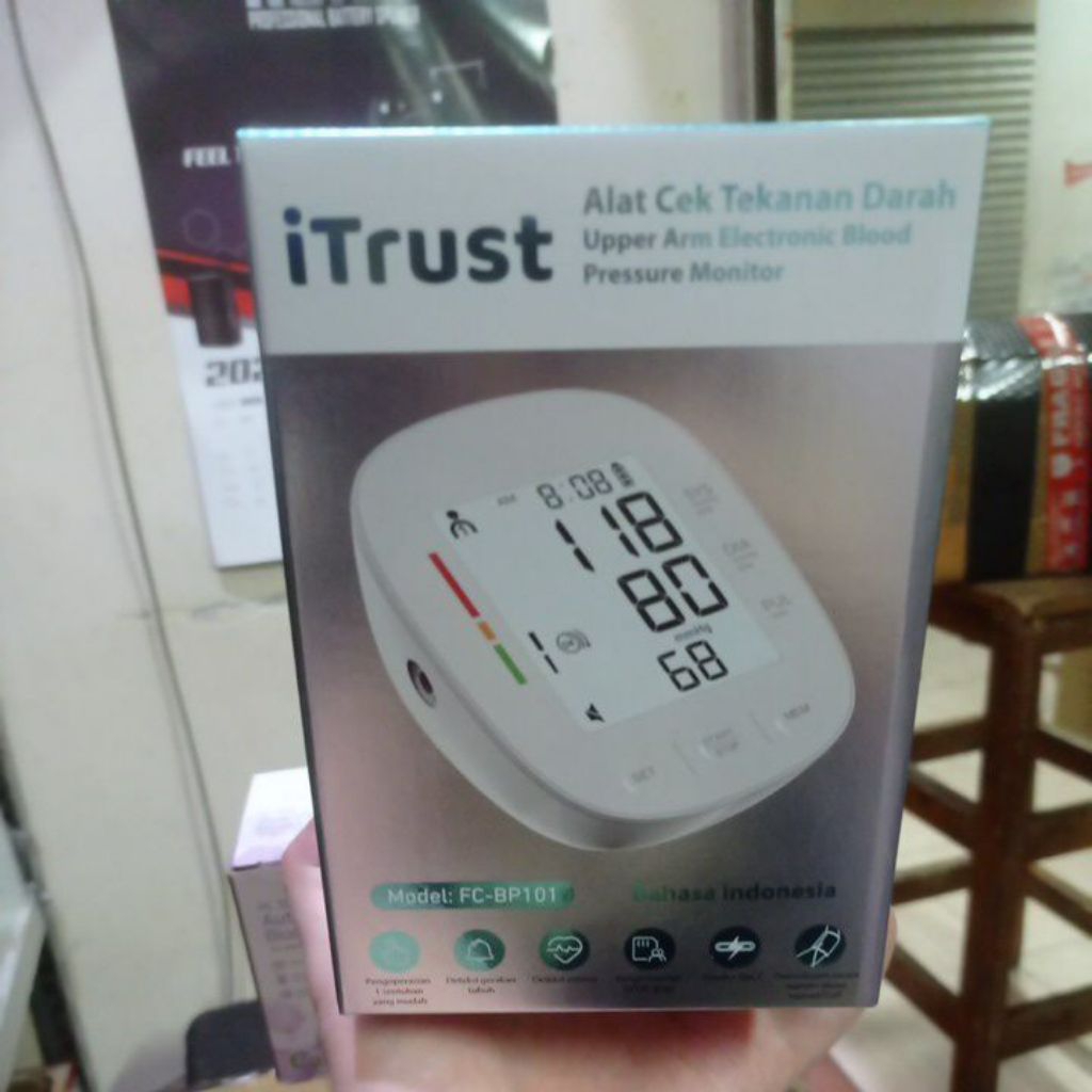 Jual Tensimeter digital iTrust FC-BP101 tensi meter digital alat cek tekanan darah | Shopee ...
