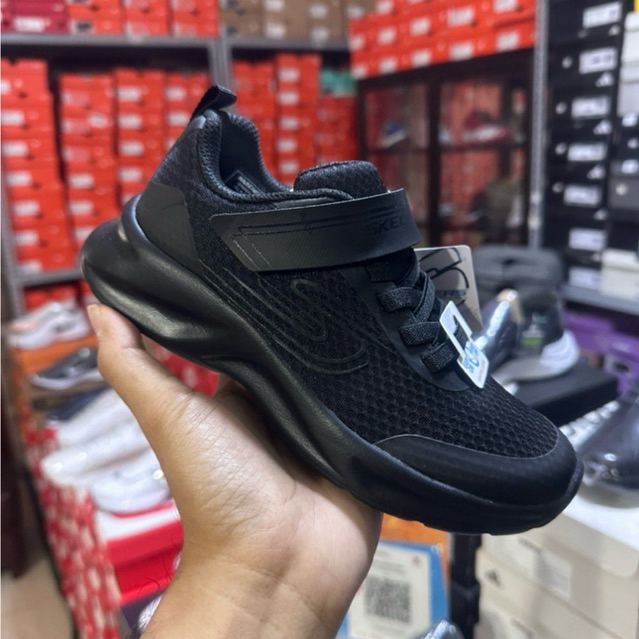 Jual SEPATU ANAK FULL HITAM / SEPATU SEKOLAH SKECHERS DYNAMATIC ...