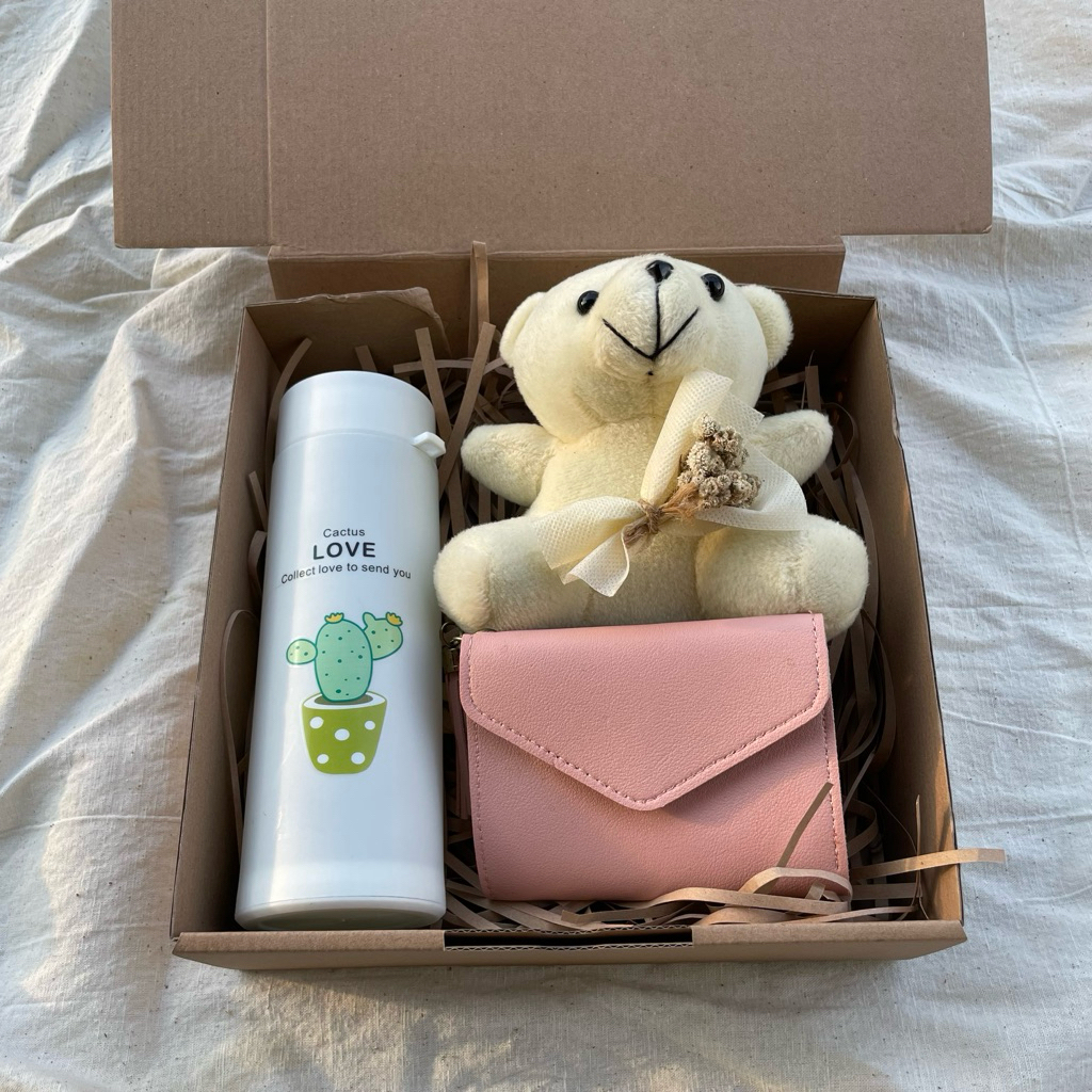 Jual Hampers Cewek Lucu – Kado Spesial Isi Boneka, Dompet, Buket by ...