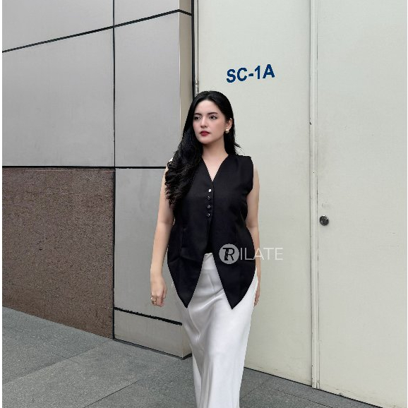Jual Luna Vest Top Atasan Vest Wanita Rompi Kerah V-Neck Outer Premium ...