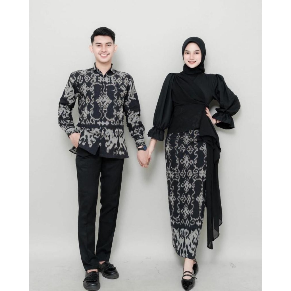 Jual Baju Tenun Couple - Baju Couple Tenun Motif Sumba - Sarimbit Tenun ...